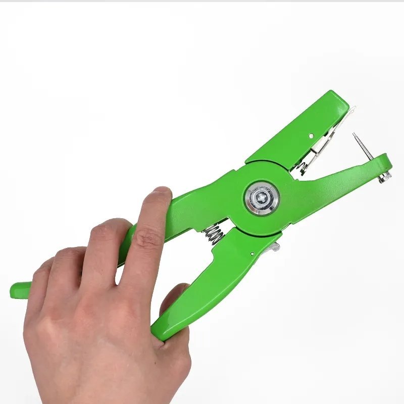 Ear Tag Applicator – green version – WEMOS STORE